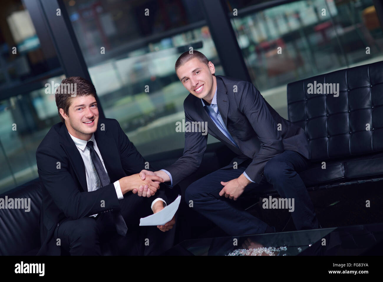 business people making deal Stock Photo - Alamy