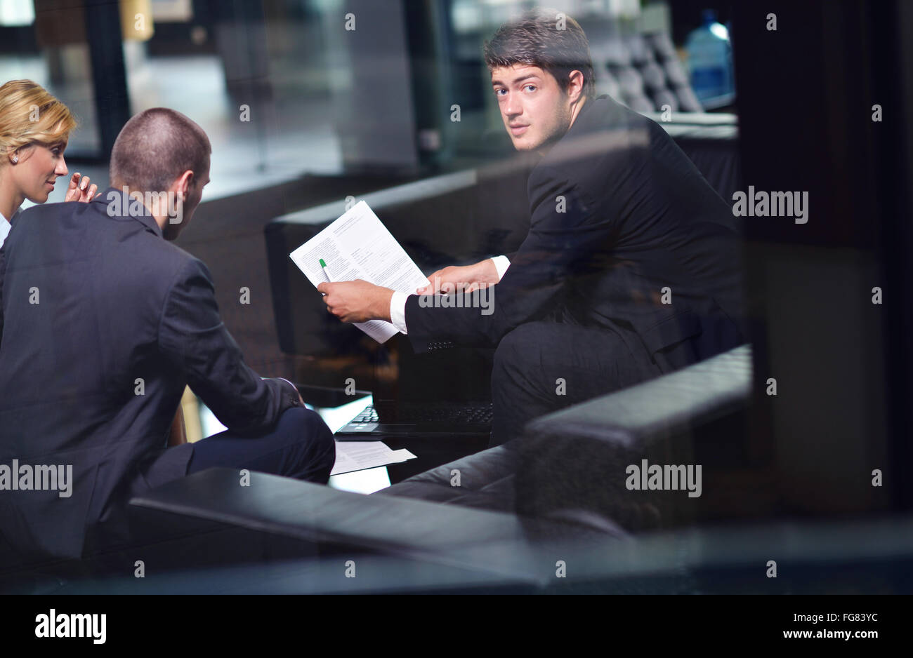 business people making deal Stock Photo - Alamy