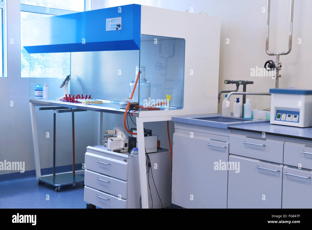 Scientist lab glass door hi-res stock photography and images - Alamy