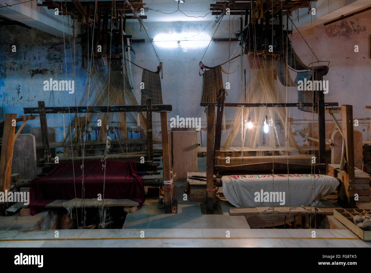 Silk factory hi-res stock photography and images - Alamy