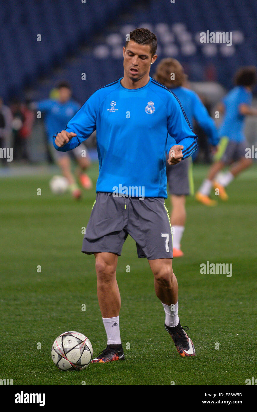 Cristiano ronaldo 2016 champions league hi-res stock photography and ...