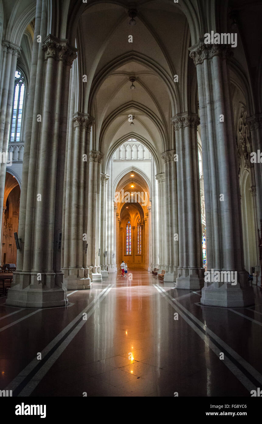 Columns church hi-res stock photography and images - Alamy