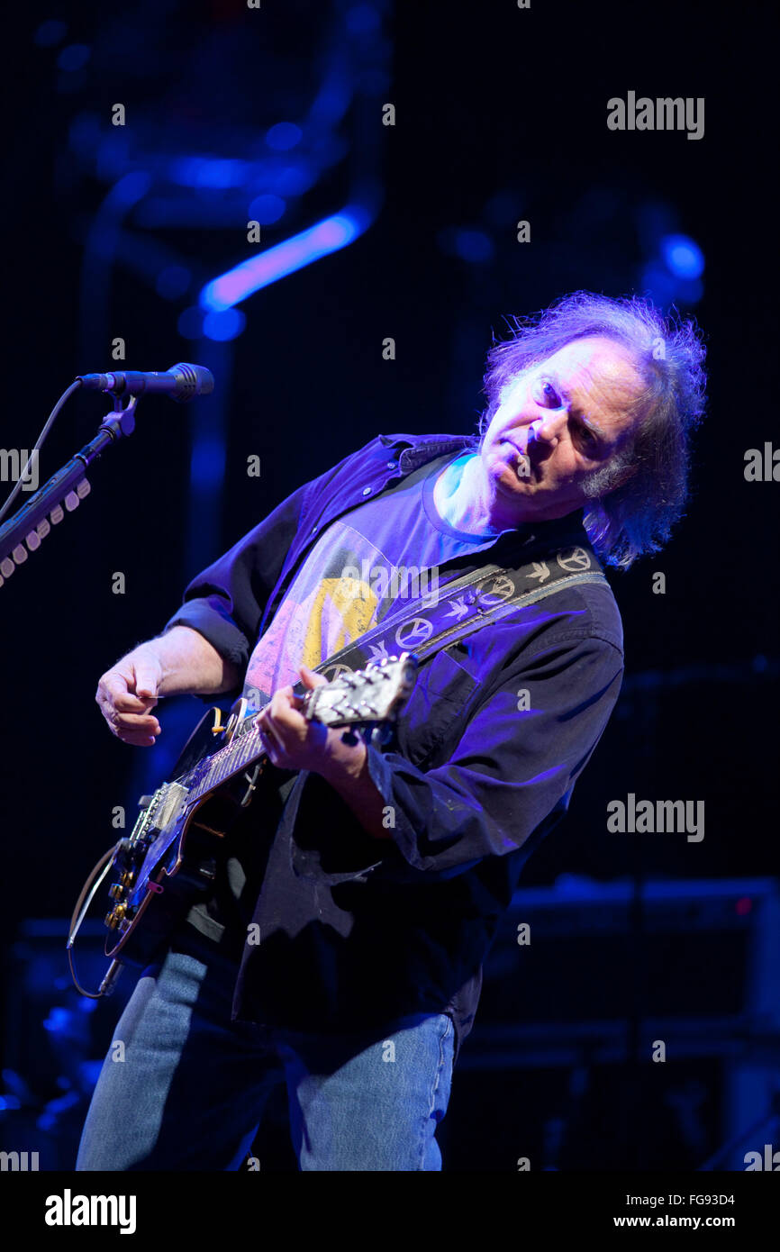 Neil young hi-res stock photography and images - Alamy