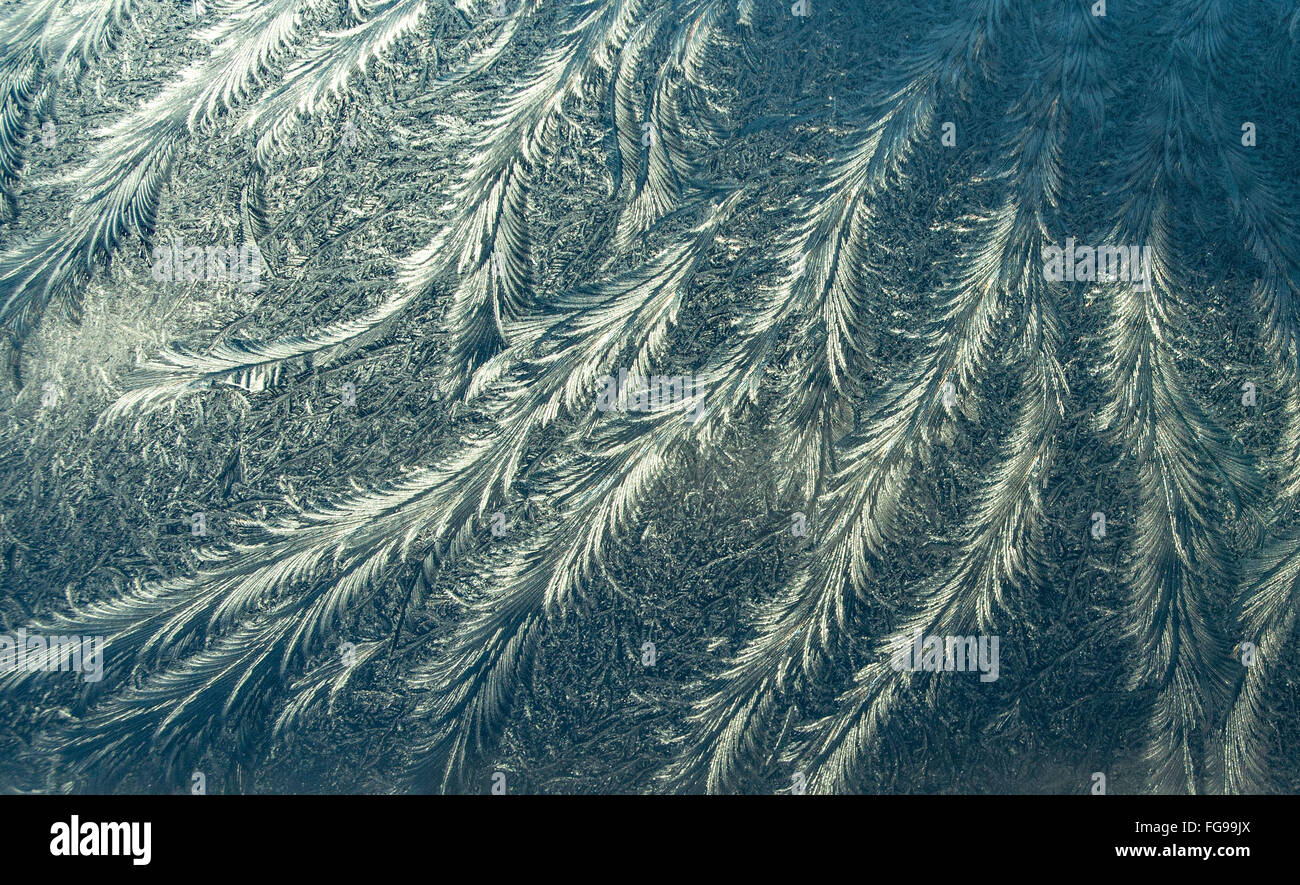 Frost pattern on car windscreen hi-res stock photography and images - Alamy