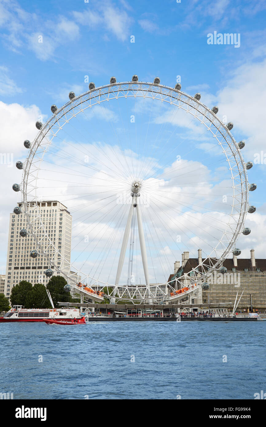 Water blue sky building london hi-res stock photography and images - Alamy
