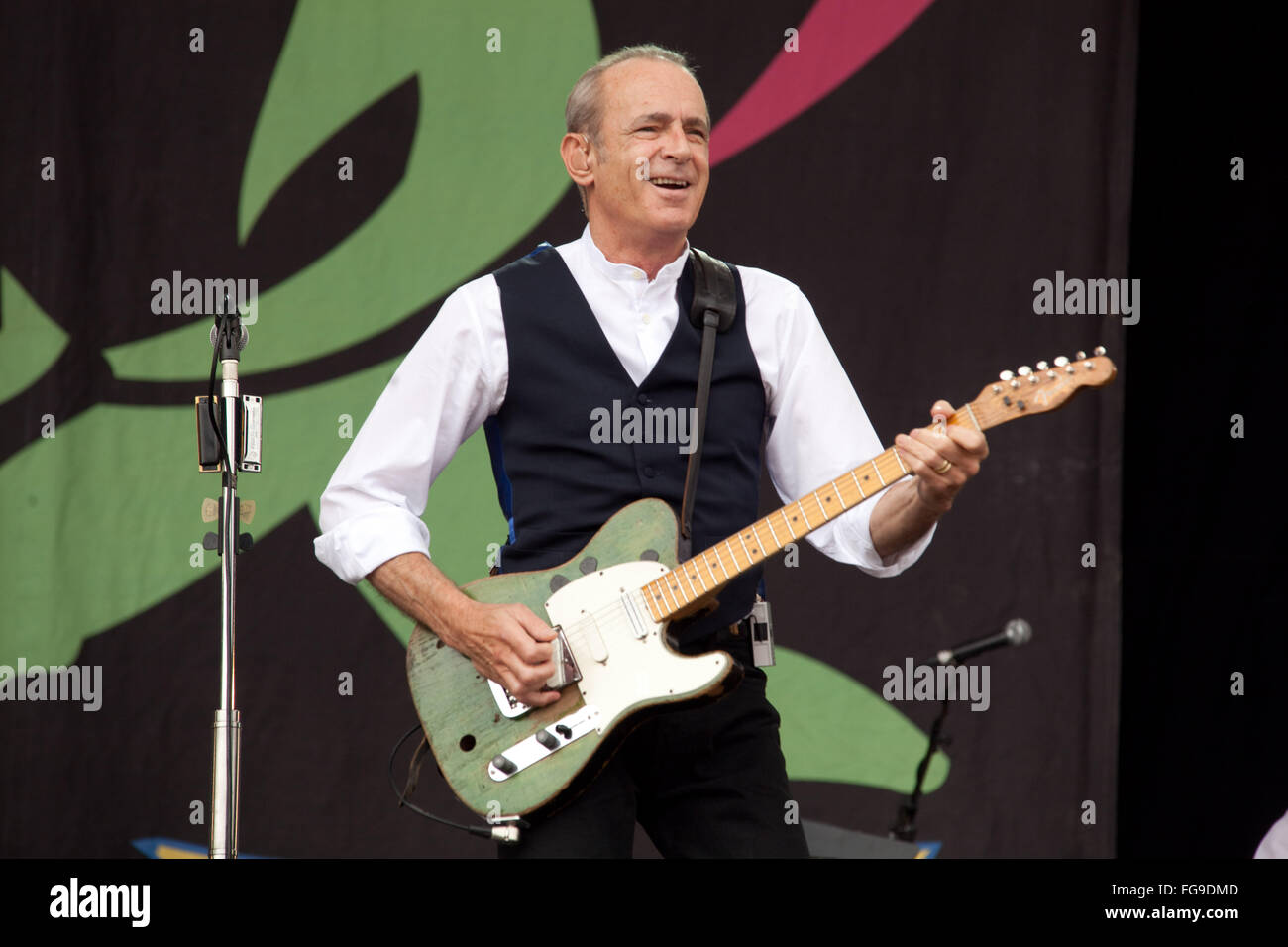 Francis rossi performing status quo hi-res stock photography and images ...