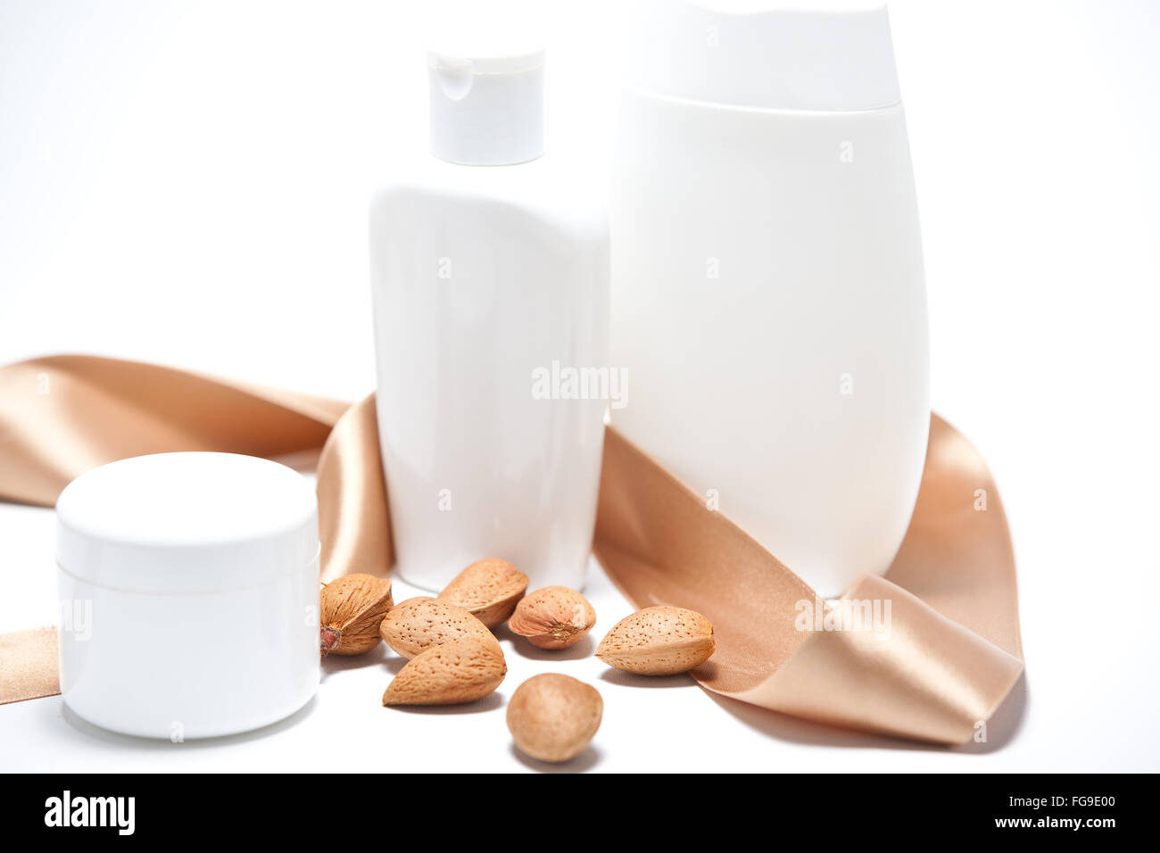 Dose creme hi-res stock photography and images - Alamy