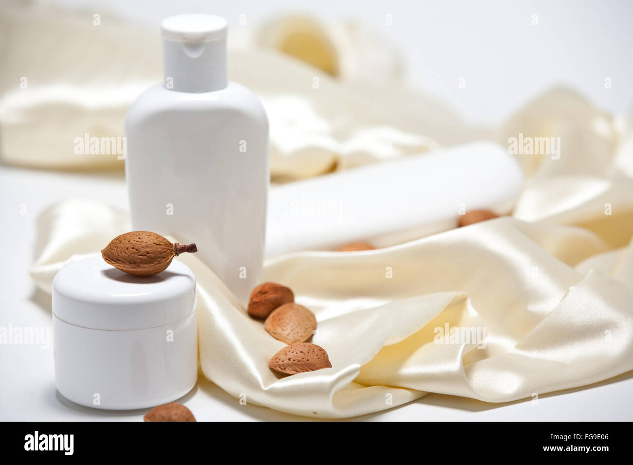 Creme lotion hi-res stock photography and images - Alamy