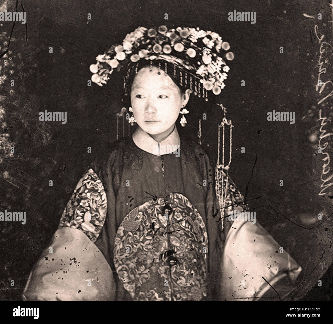 Woman portrait 1900 hi-res stock photography and images - Alamy