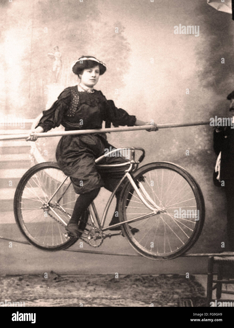 Circus vintage old acrobats hi-res stock photography and images - Alamy