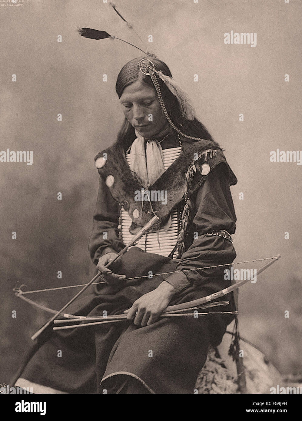 Native americans vintage hi-res stock photography and images - Alamy