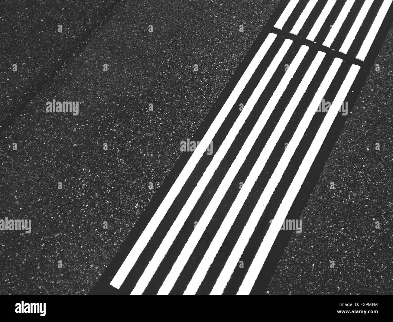 Platform marking hi-res stock photography and images - Alamy