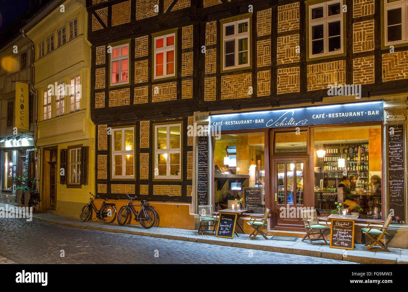 Lanky people hi-res stock photography and images - Alamy