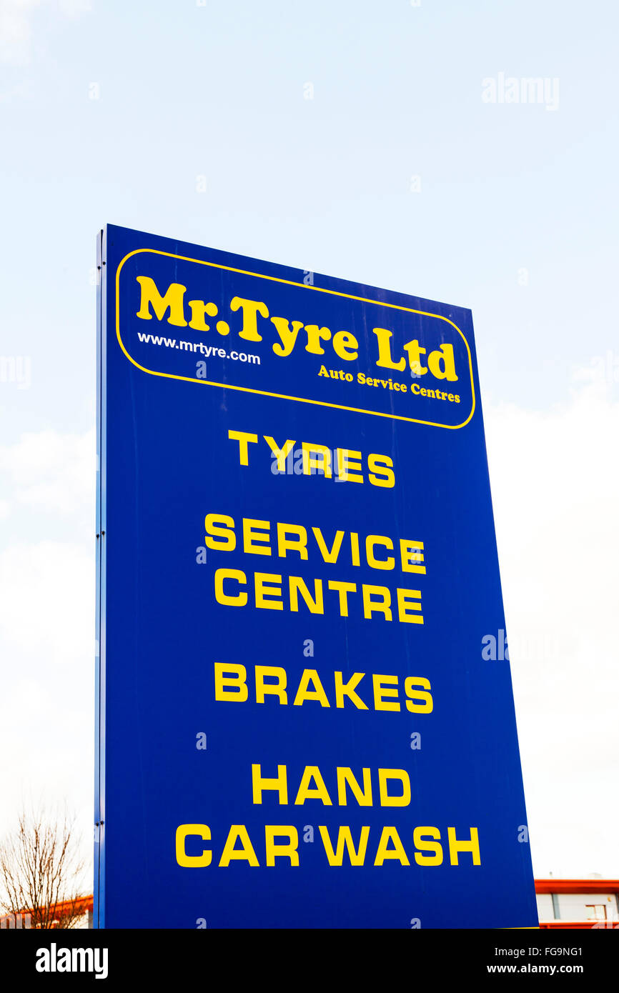 Car wash sign hi-res stock photography and images - Alamy