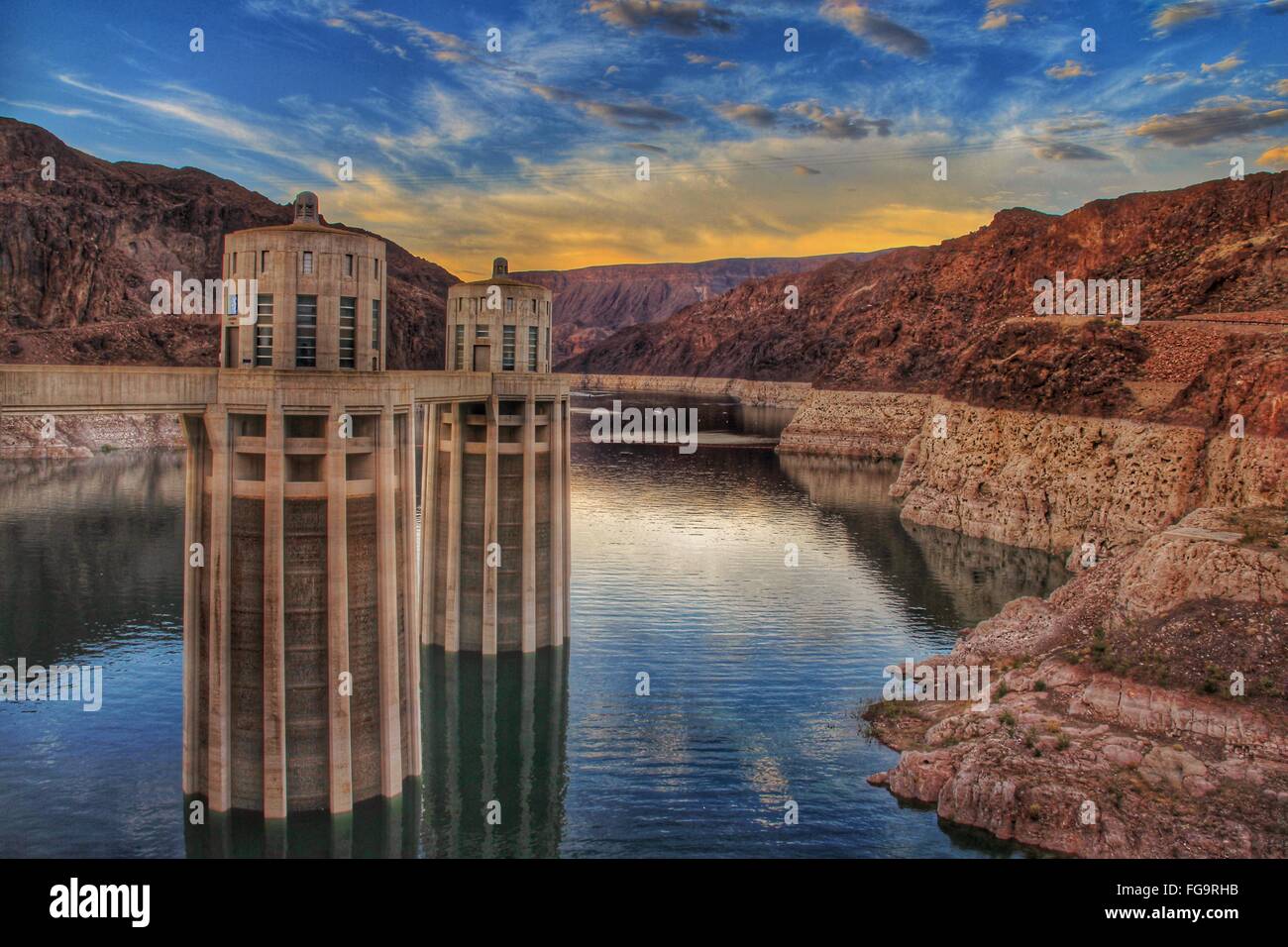 Dam rock hi-res stock photography and images - Alamy