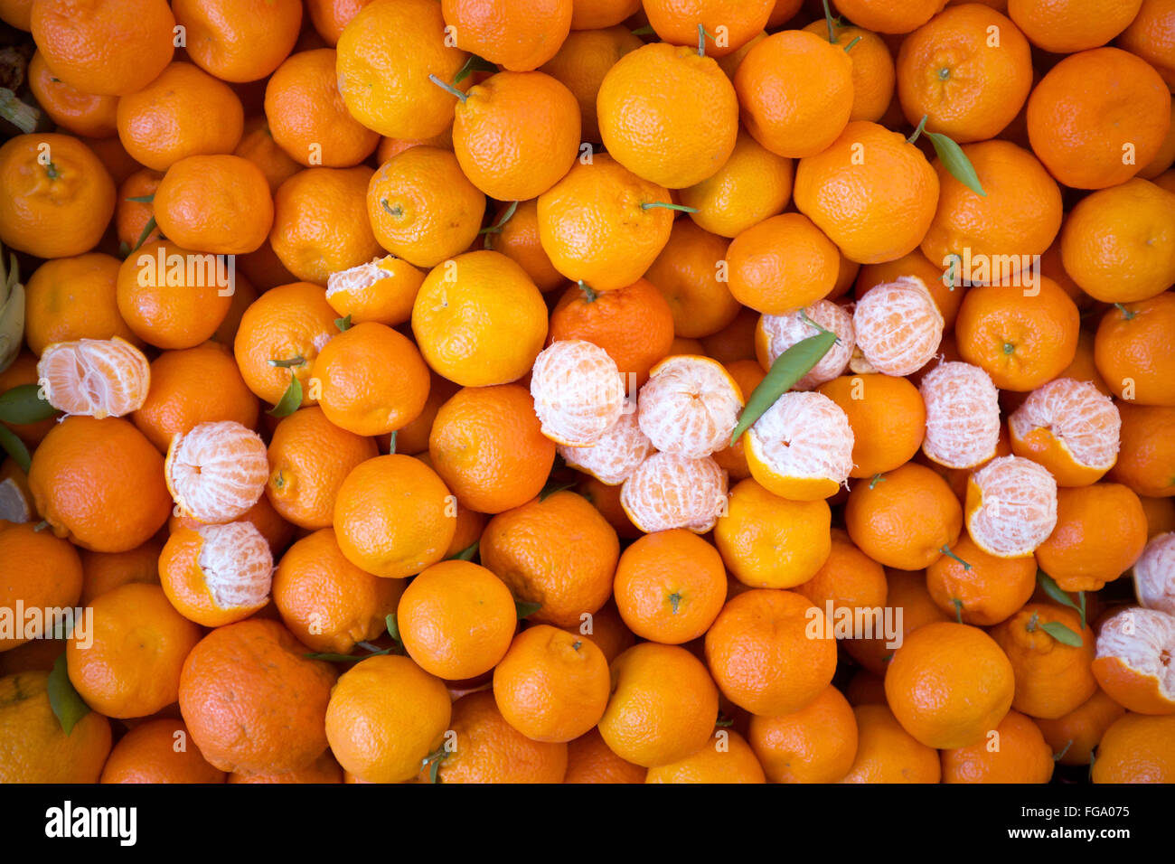 Oranges on a market stall Stock Photo - Alamy