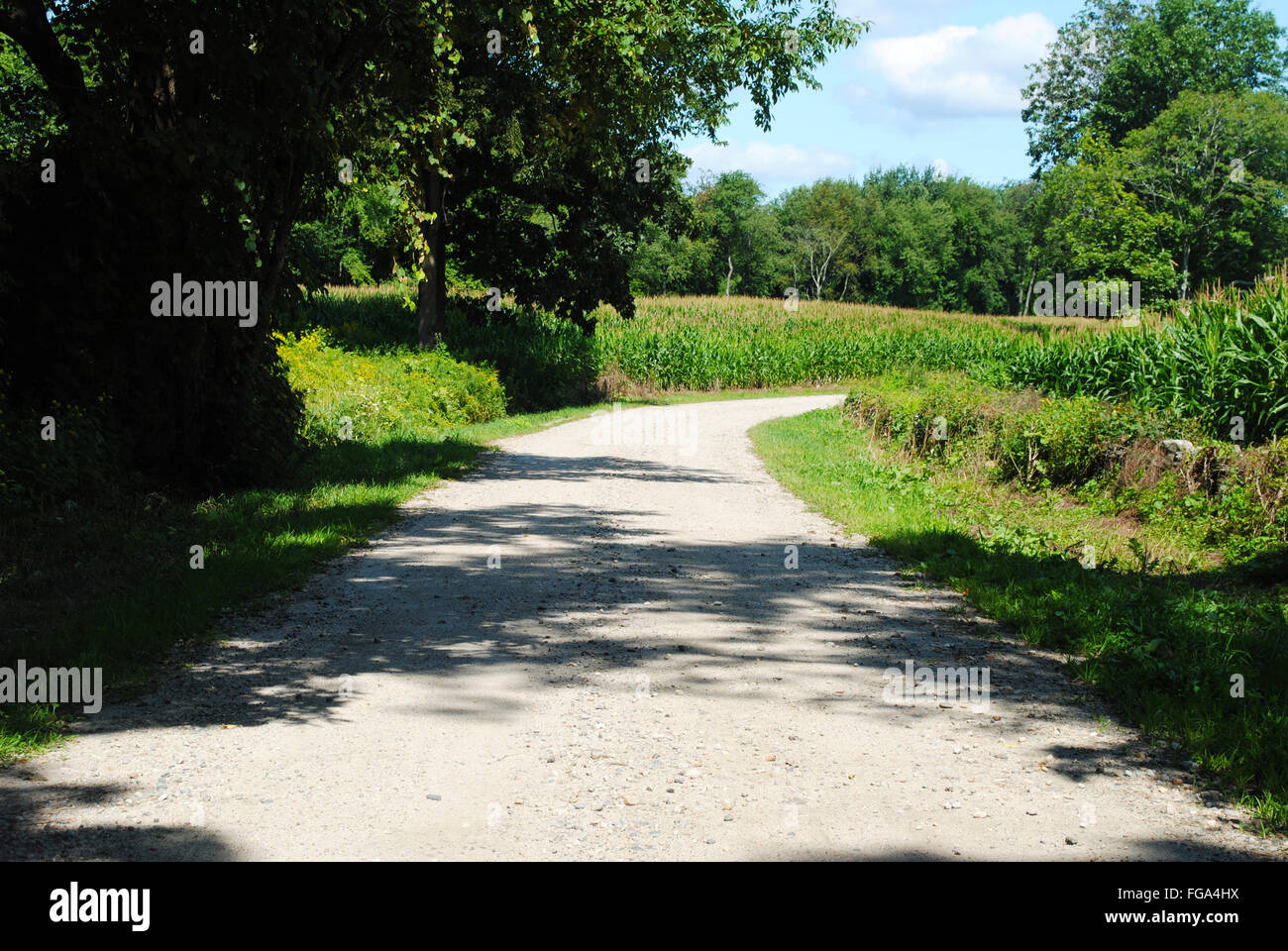 Urban road setting hi-res stock photography and images - Alamy