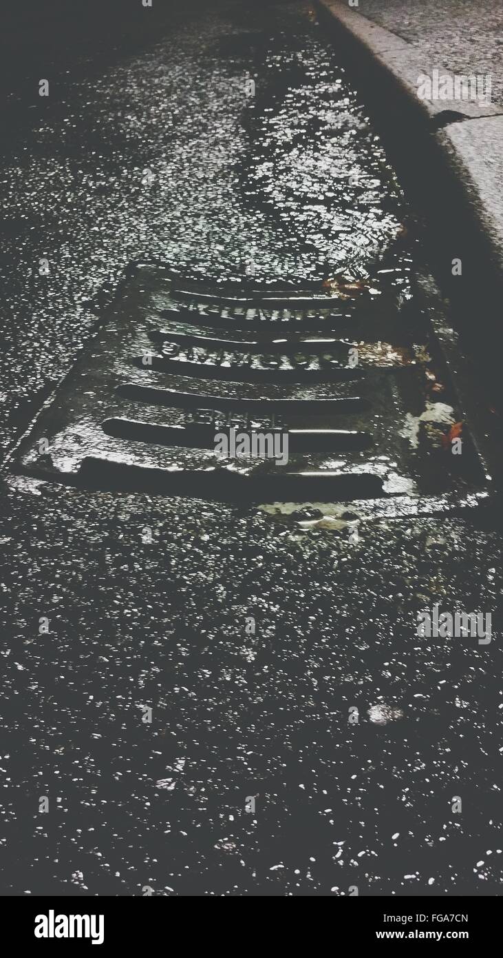 Wet manhole High Resolution Stock Photography and Images - Alamy