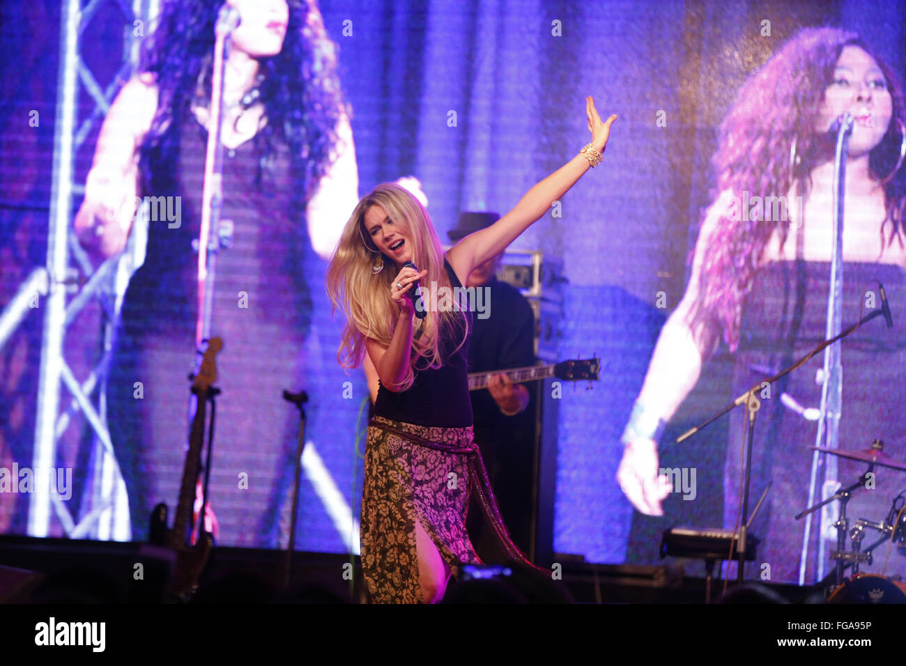 British singer joss stone performs hi-res stock photography and images ...
