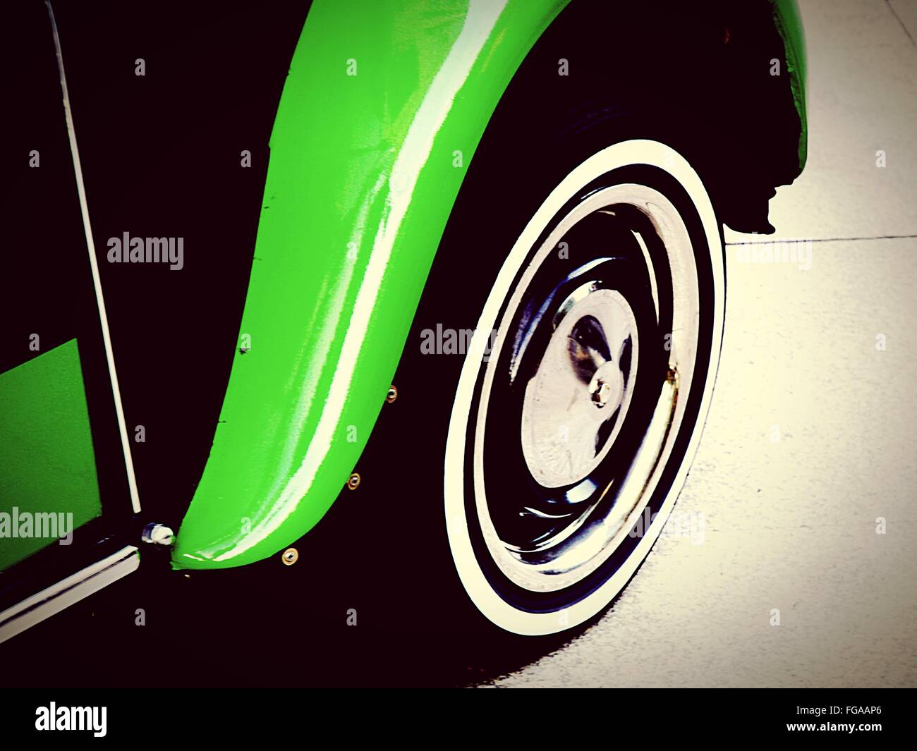 Green color car hi-res stock photography and images - Alamy