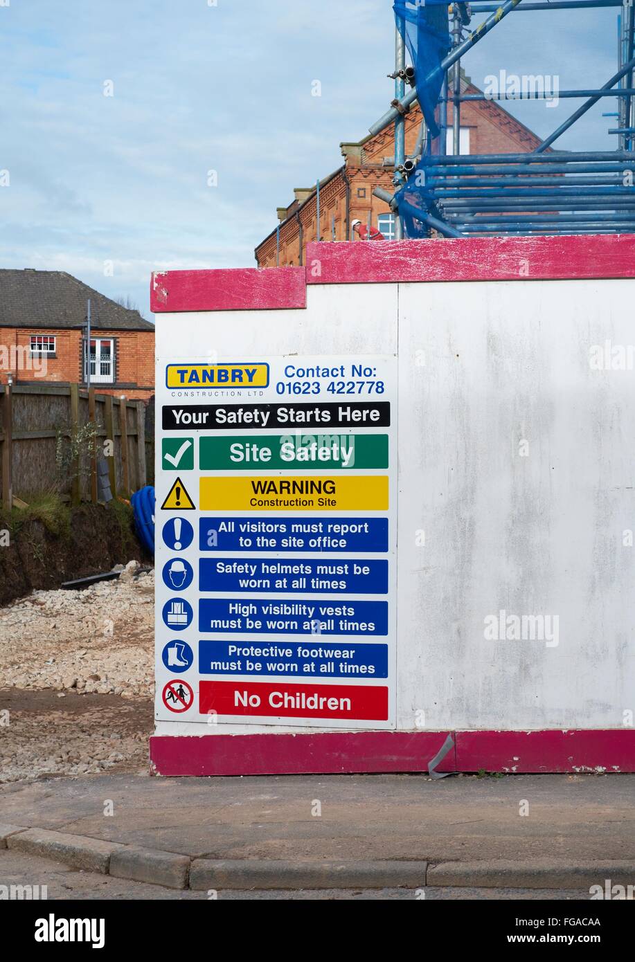 Scaffolding warning sign High Resolution Stock Photography and Images ...