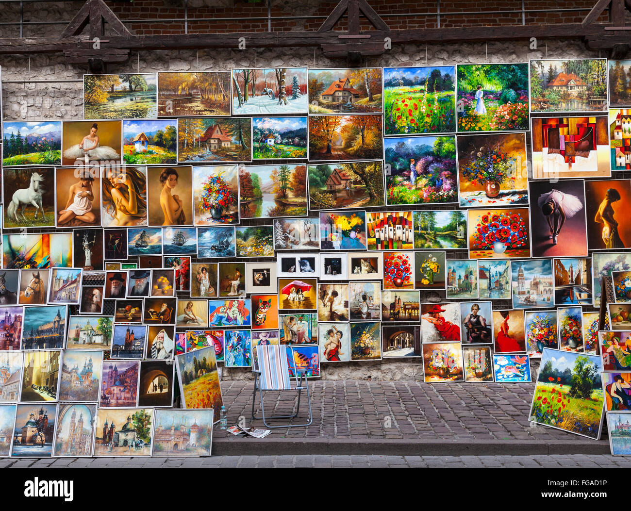 Painting sale on street hi-res stock photography and images - Alamy