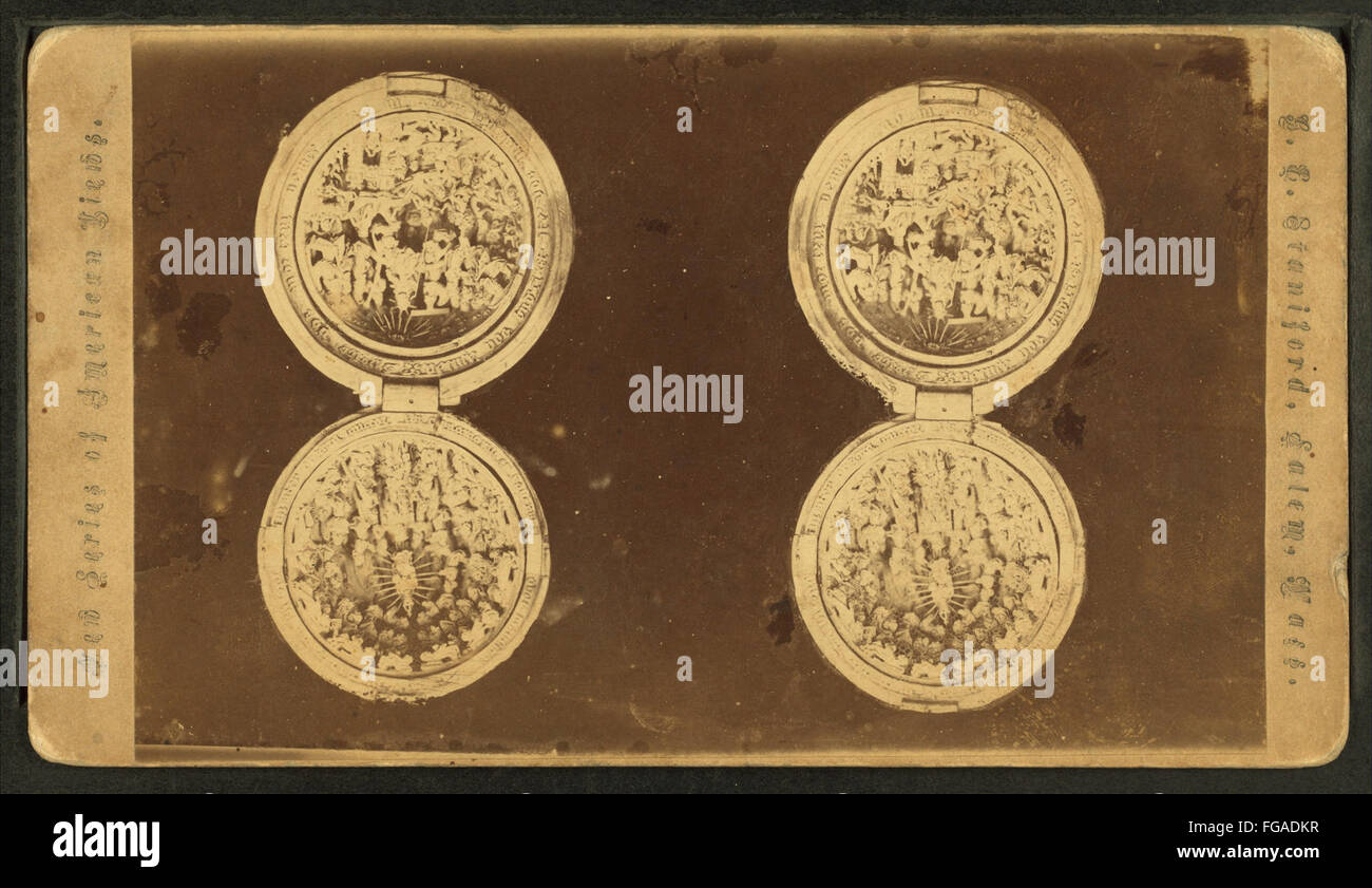 Vintage ivory carving hi-res stock photography and images - Alamy