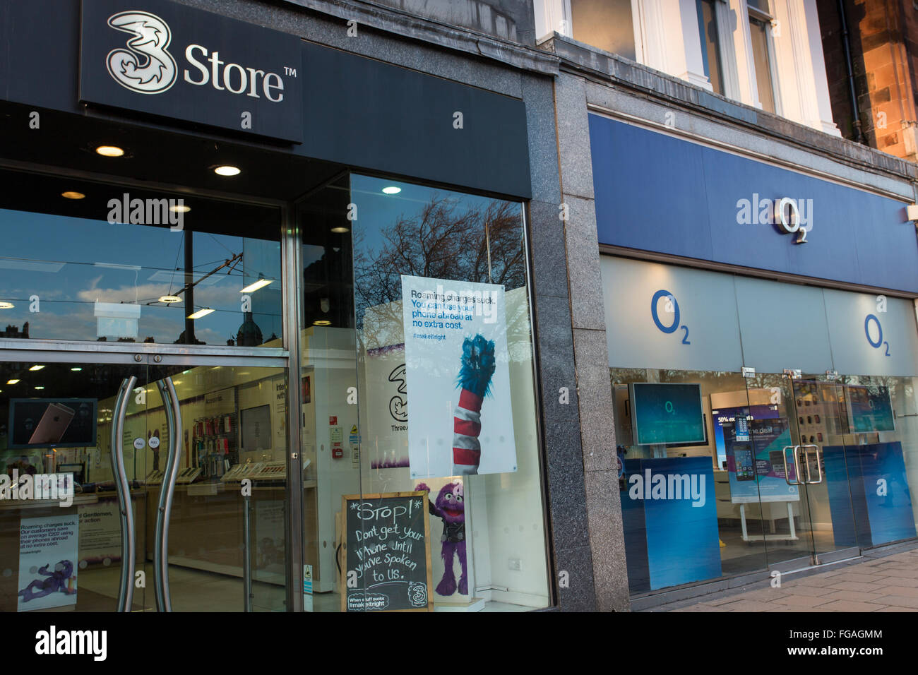 02 phone and 3 hi-res stock photography and images - Alamy