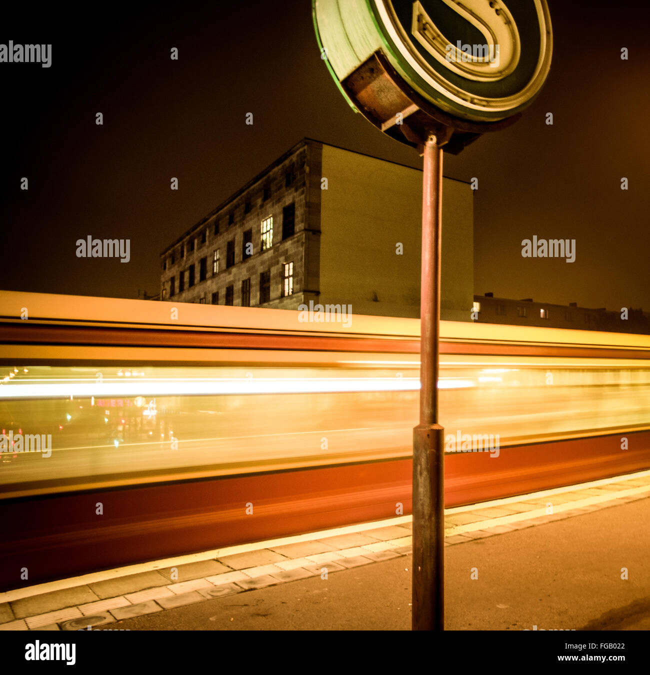Long train at the station hi-res stock photography and images - Alamy