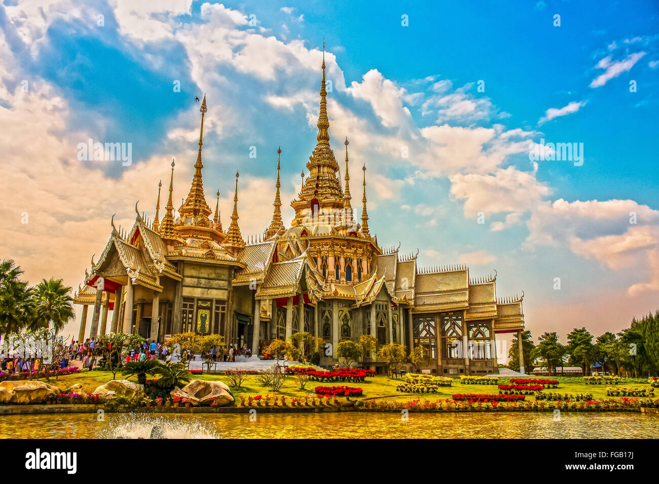 Kum kum hi-res stock photography and images - Alamy