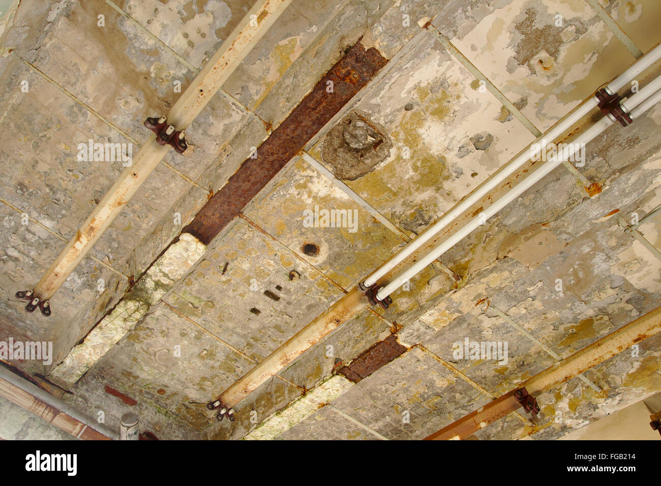 Crumbling ceiling hi-res stock photography and images - Alamy