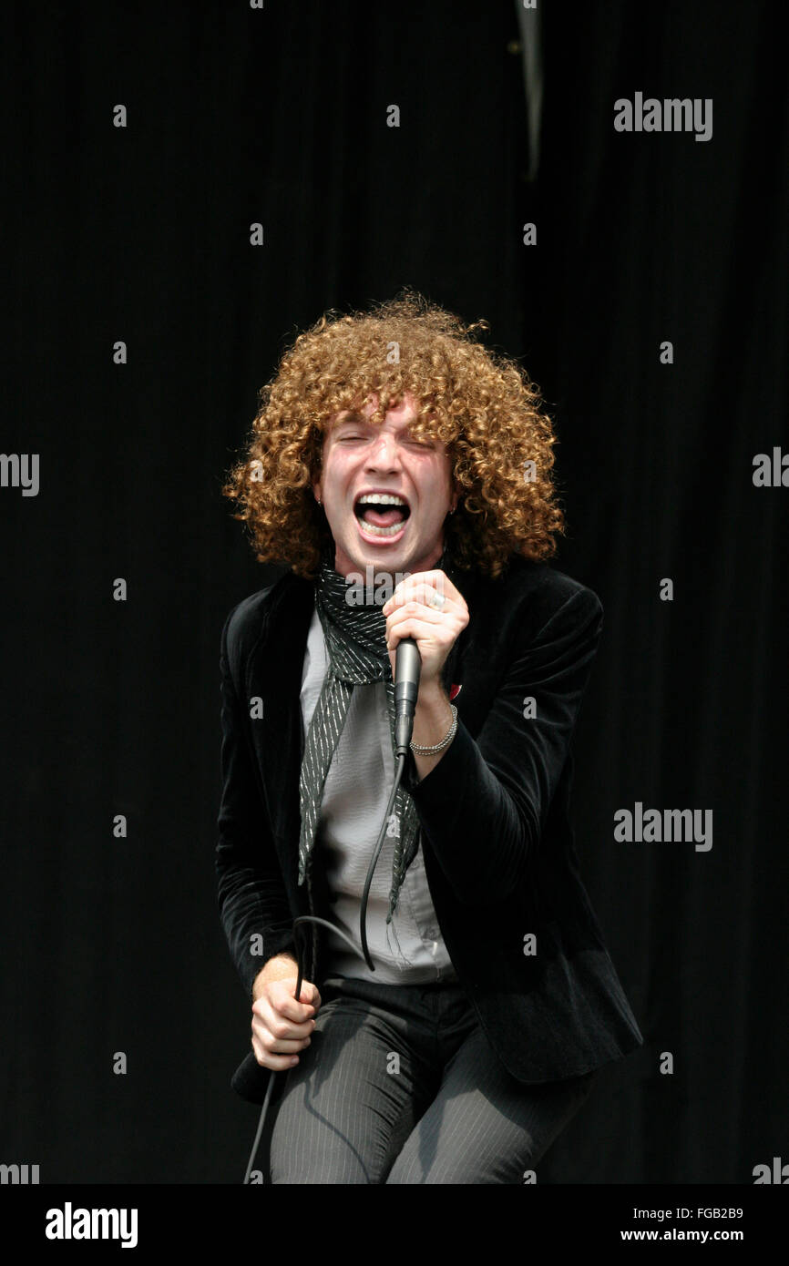 Steve Bays singer in the Hot Hot Heat band performing at Glastonbury ...