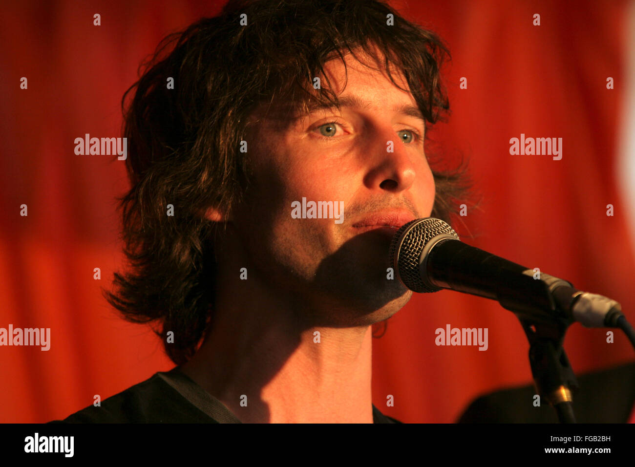 James blunt live concert hi-res stock photography and images - Alamy