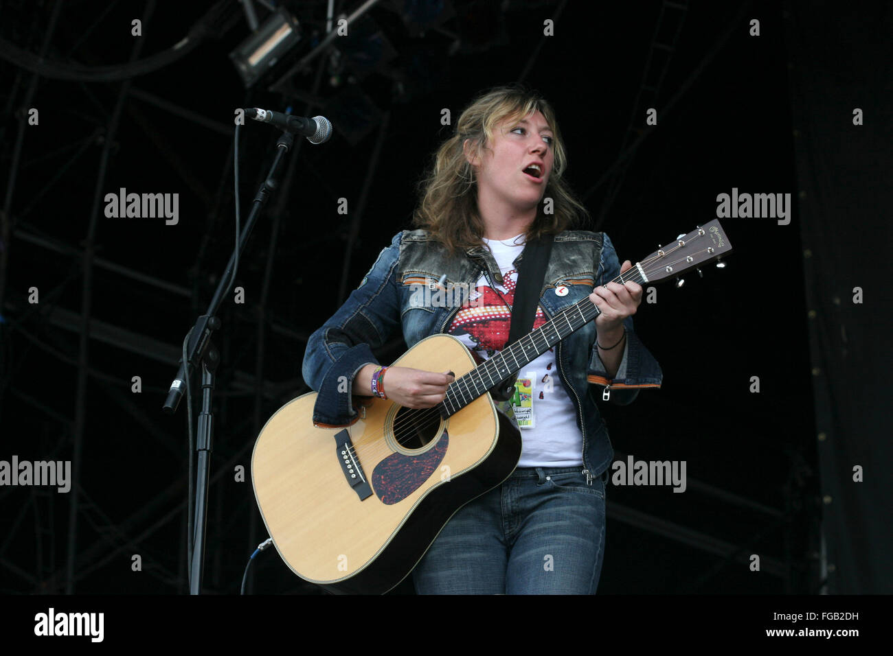 Martha Wainwright Canadian-American folk-rock singer-songwriter ...
