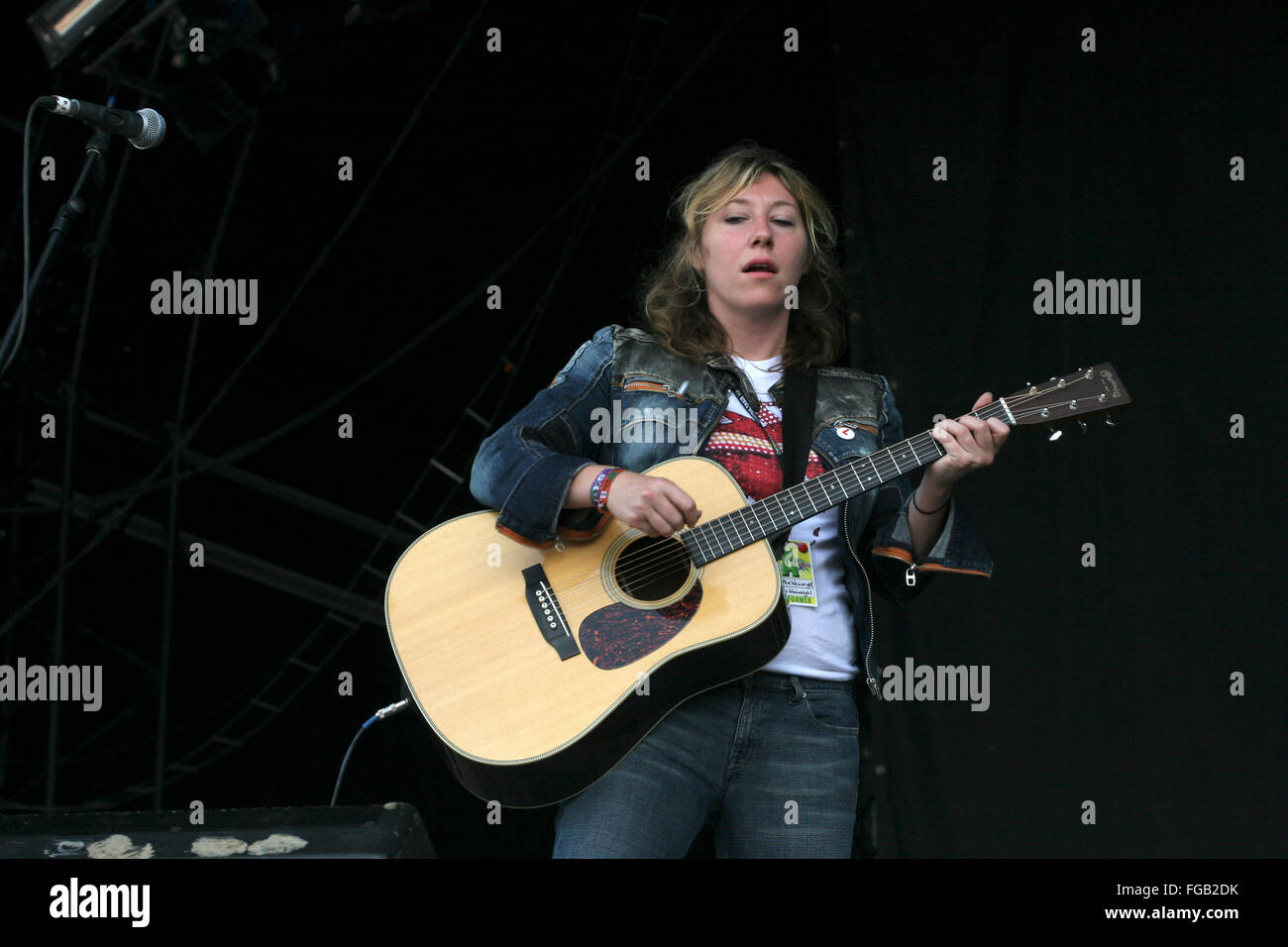Martha Wainwright Canadian-American folk-rock singer-songwriter ...