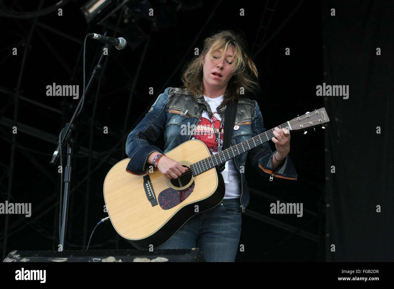Martha Wainwright Canadian-American folk-rock singer-songwriter ...