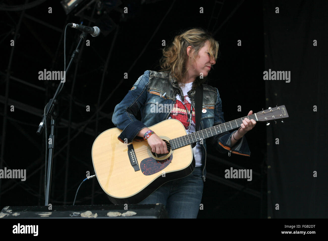 Martha Wainwright Canadian-American folk-rock singer-songwriter ...