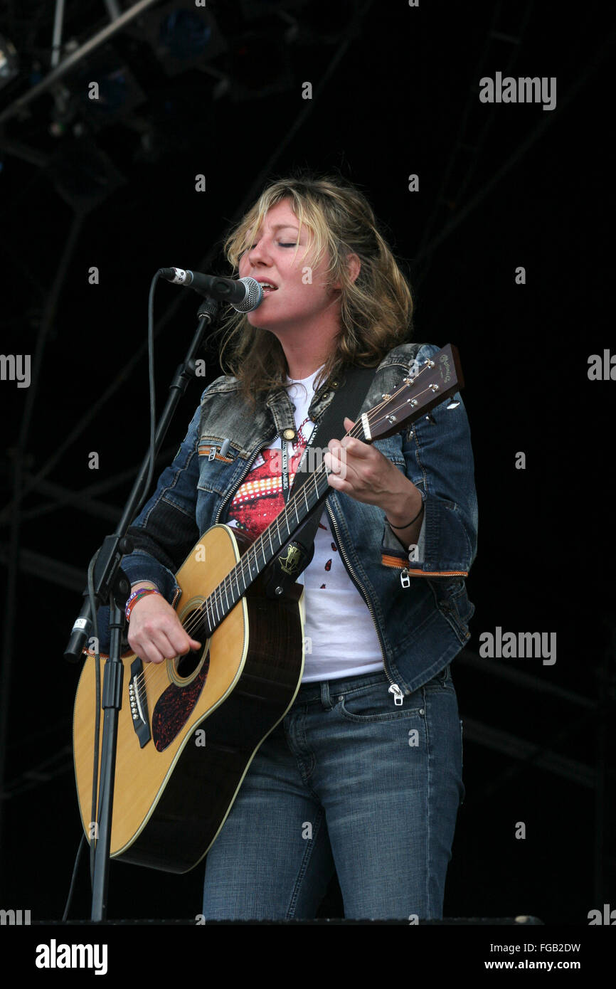 Martha Wainwright Canadian-American folk-rock singer-songwriter ...