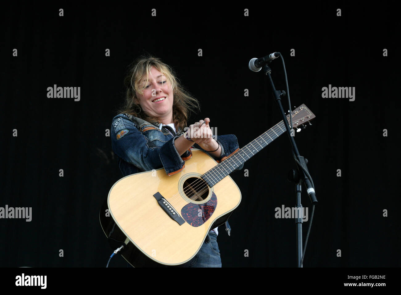 Martha Wainwright Canadian-American folk-rock singer-songwriter ...