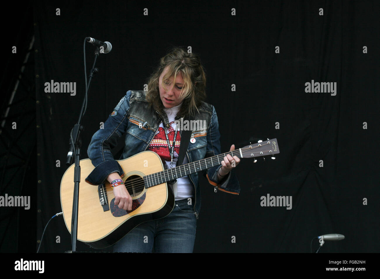 Martha Wainwright Canadian-American folk-rock singer-songwriter ...
