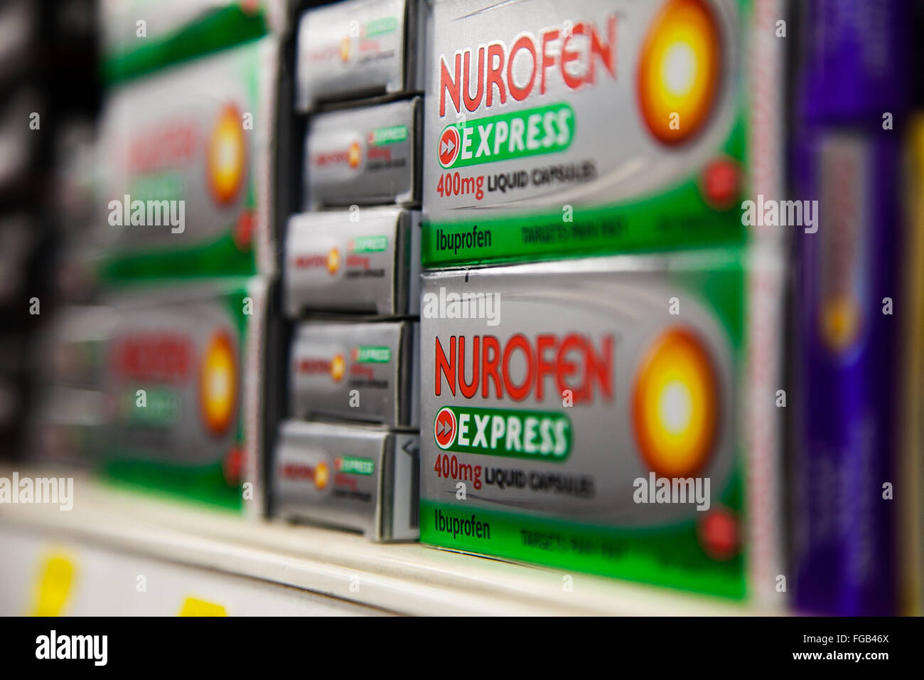 Pain killers on shelf hi-res stock photography and images - Alamy