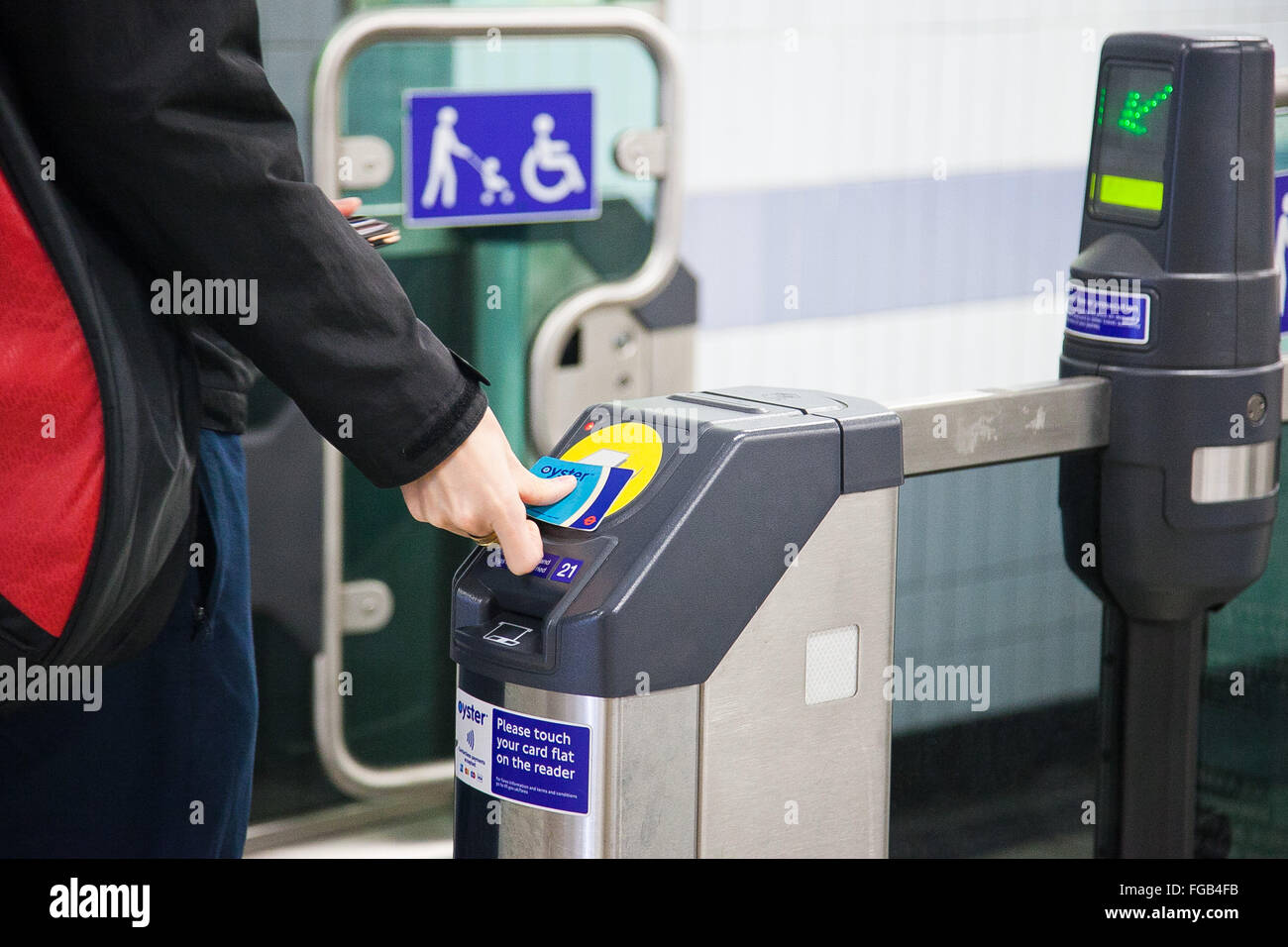 Oyster barriers hi-res stock photography and images - Alamy