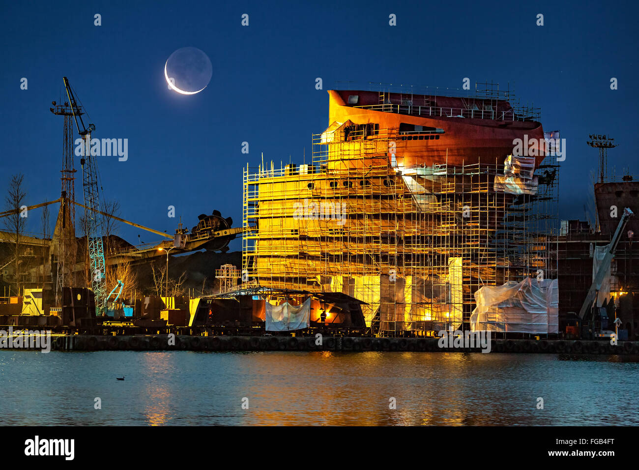 Ship building scaffolding in shipyard hi-res stock photography and ...