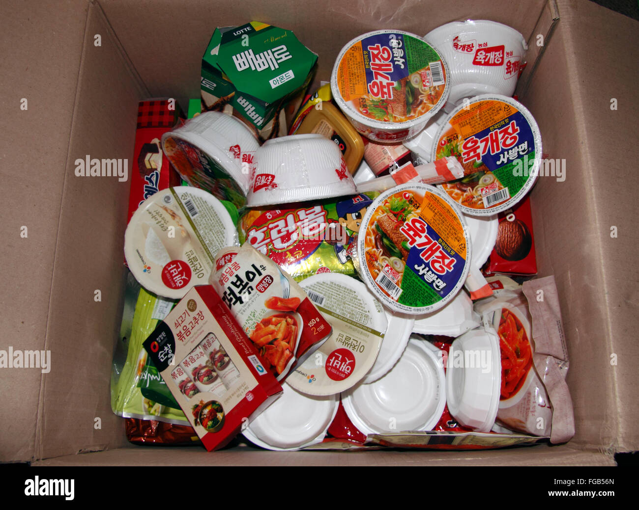 Food packaging containers container packets packet hi-res stock ...