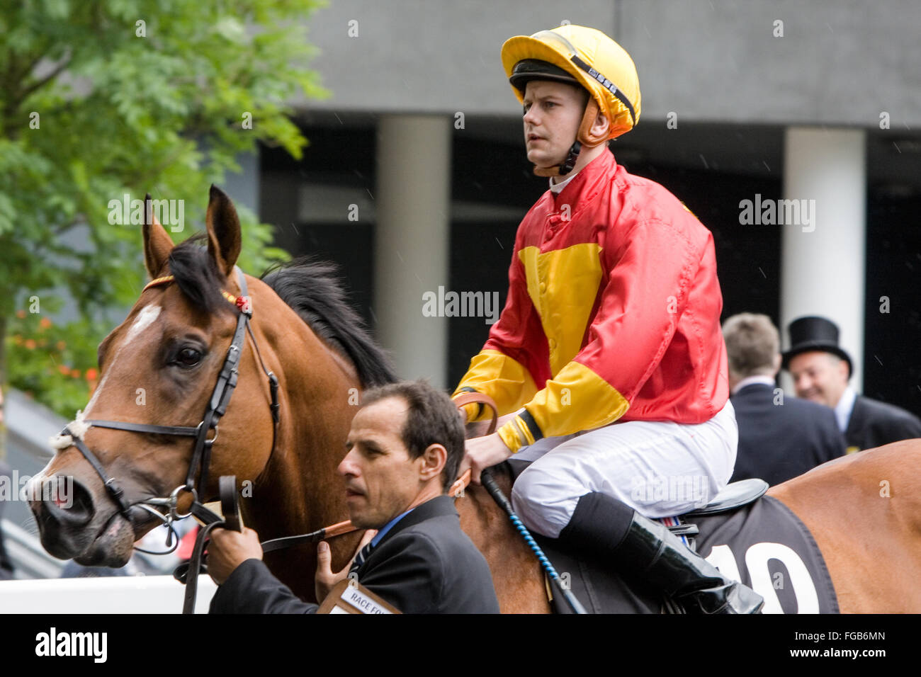 Silks ascot hi-res stock photography and images - Alamy