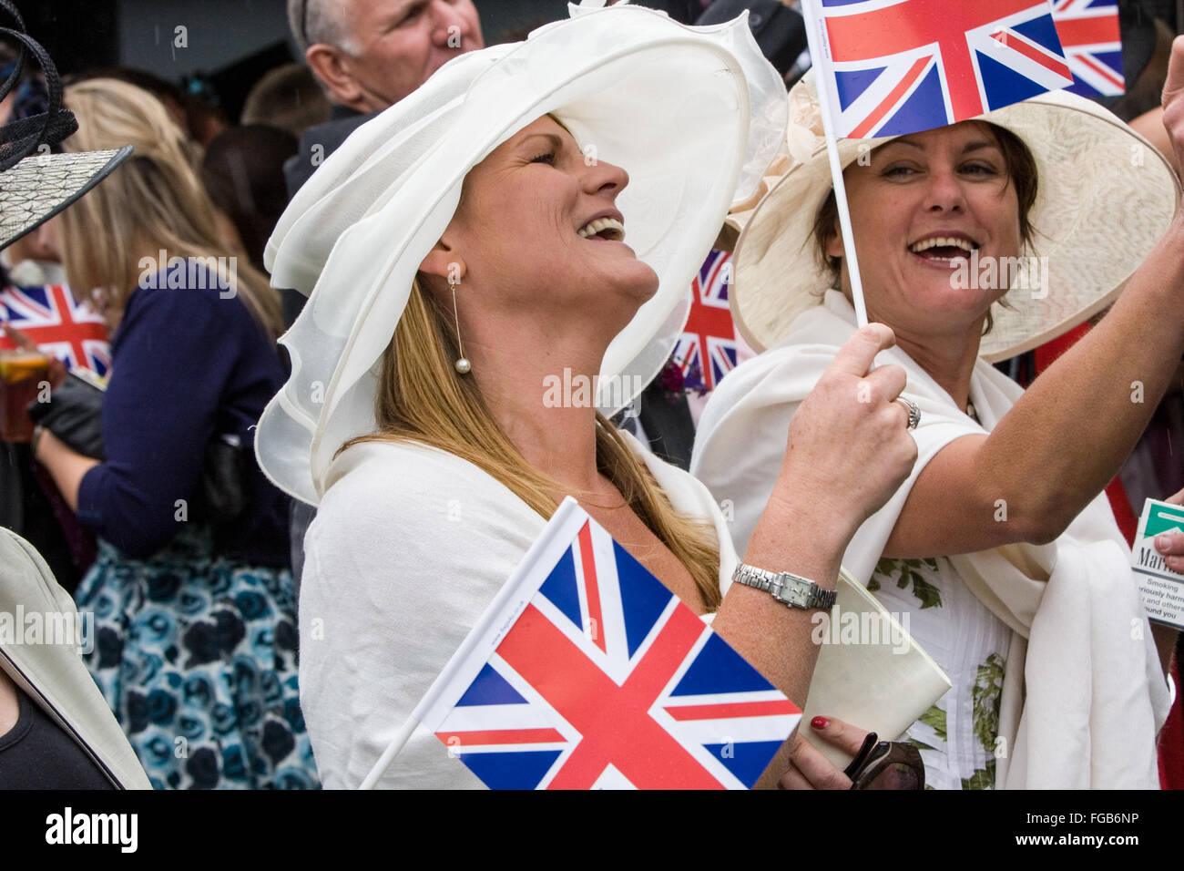 England fans sing national anthem hi-res stock photography and images ...