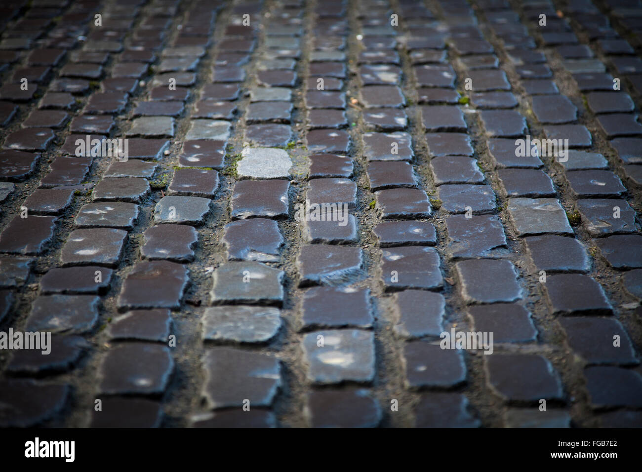 Old Yorkshire cobbled street Stock Photo - Alamy