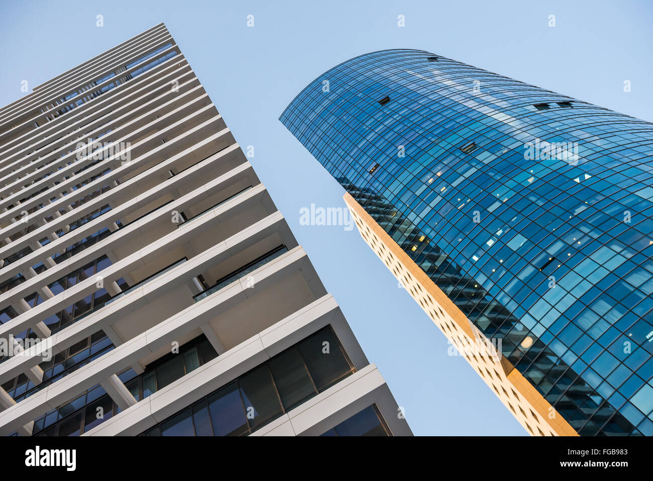 Modern residential skyscraper hi-res stock photography and images - Alamy