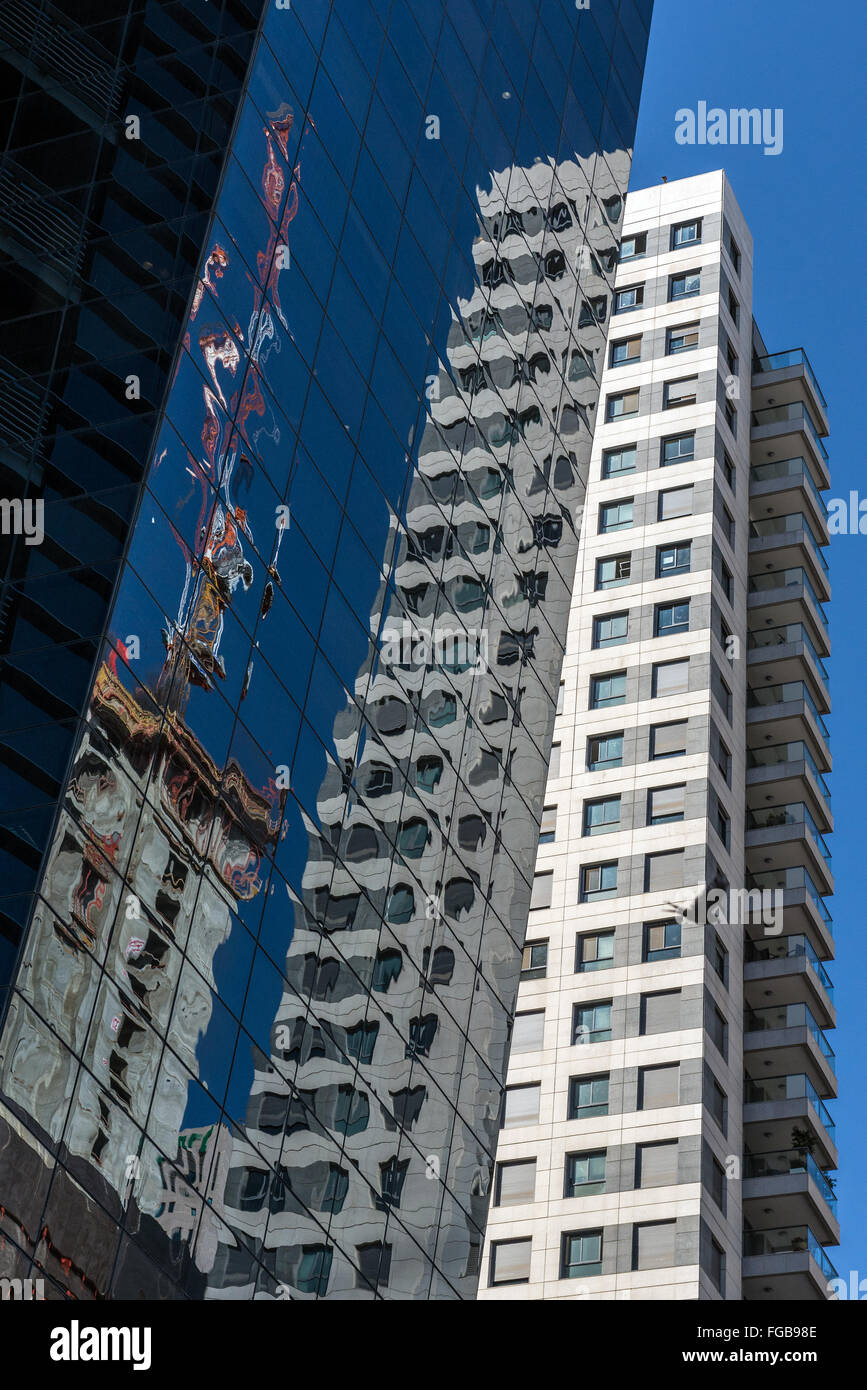 Modern residential skyscraper hi-res stock photography and images - Alamy