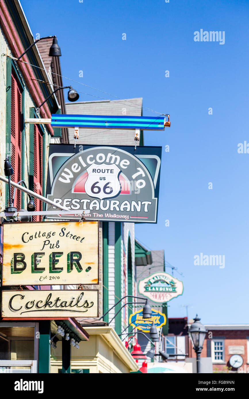 Bar harbor cottage street hi-res stock photography and images - Alamy